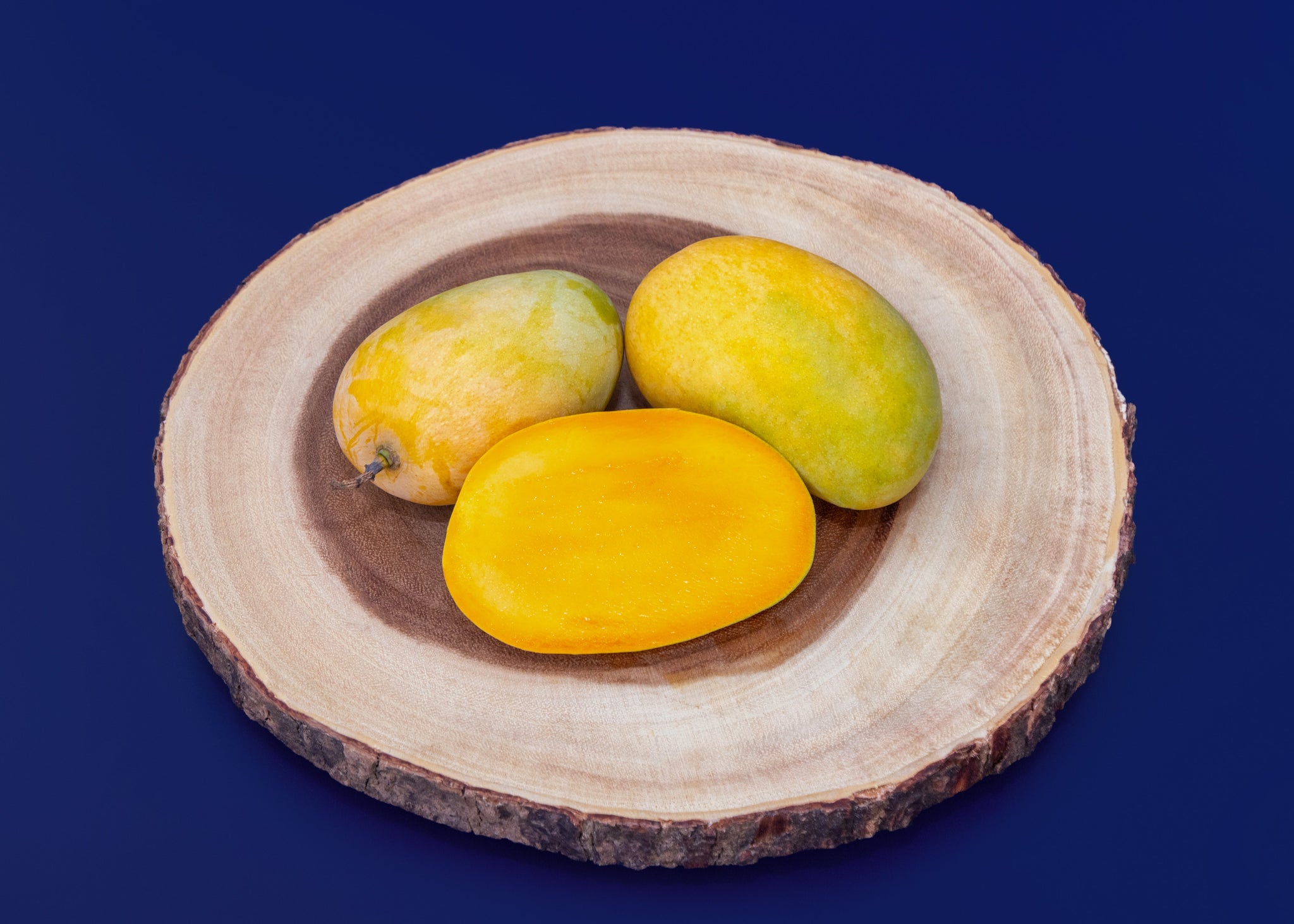 Kesar Mangoes - Sweet & Aromatic - The Finest Exotics